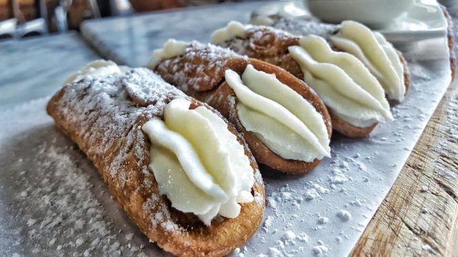 15 Best Italian Pastries To Savor Across Italy